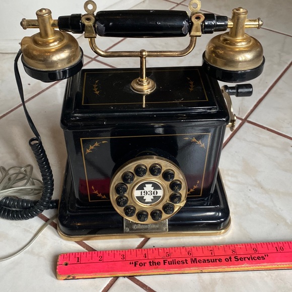 Thomas Co. | Accents | Vintage Old Fashion Replica Phone | Poshmark